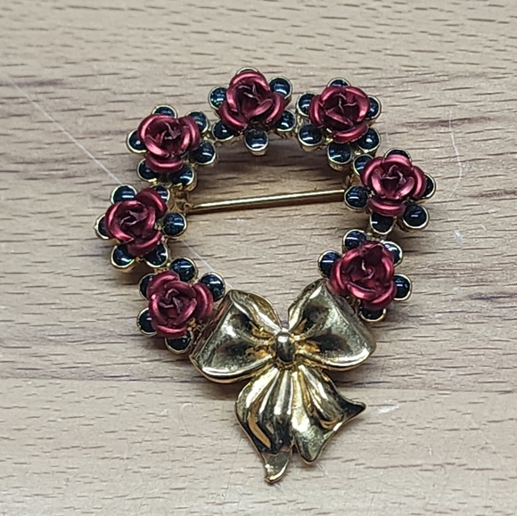Avon | Jewelry | Vintage Avon Rose Wreath Brooch Red Gold | Poshmark